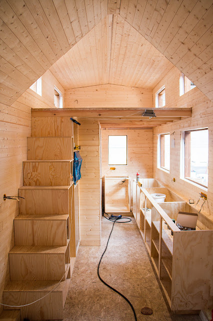 Refugee Home From Tiny House Belgium [ TINY HOUSE TOWN ]