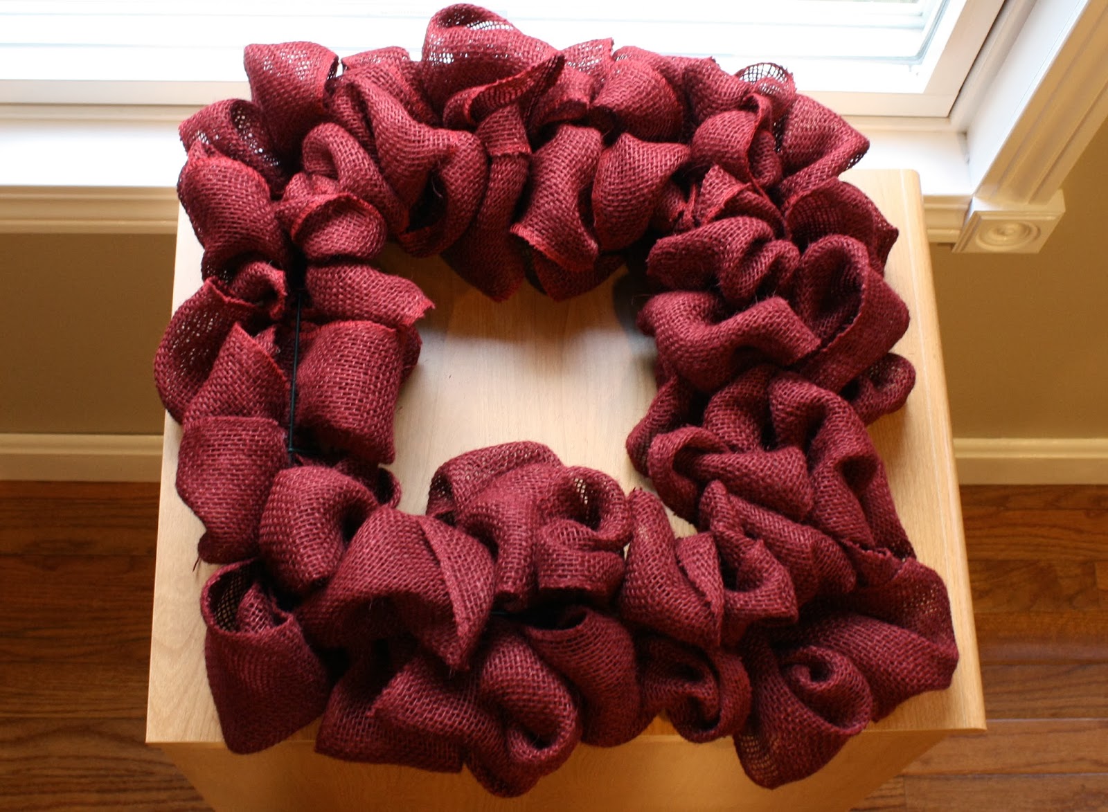 Craft E Magee: Easy Burlap Wreath