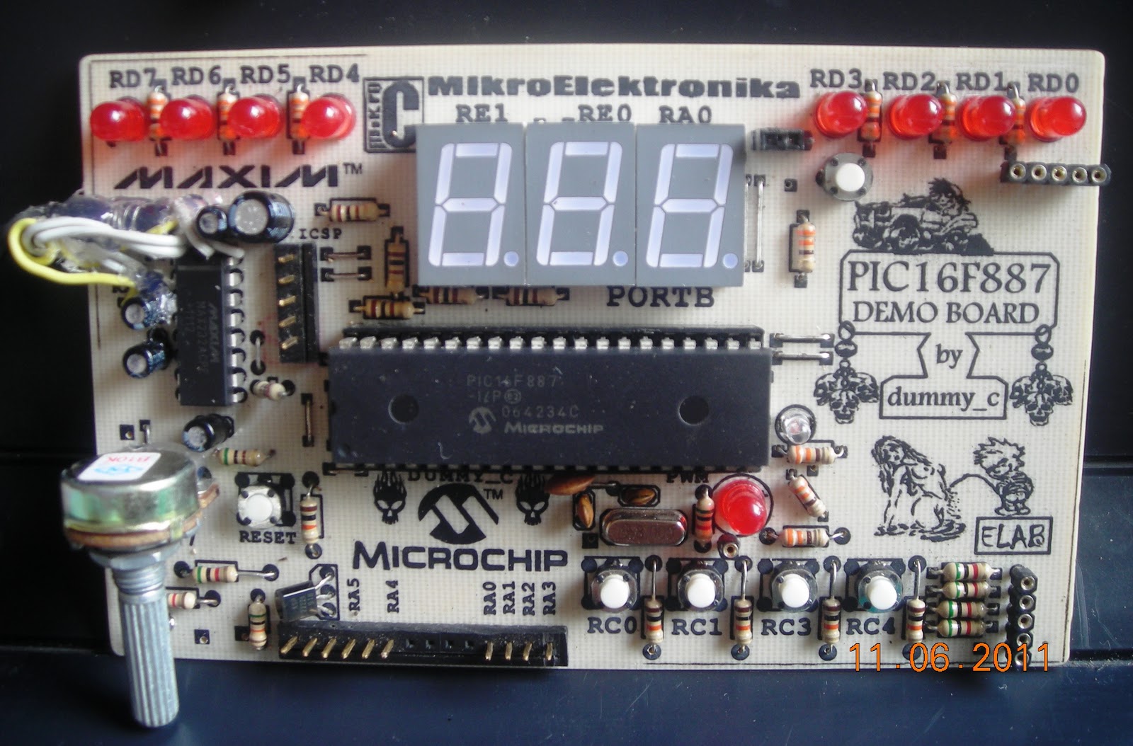 PIC16F887 Demo Board for Dummies!
