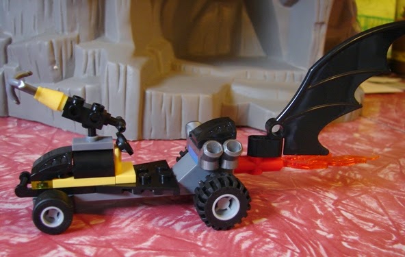 Toyriffic: Batman of Zur-En-Arrh LEGO Minifigure Bootleg