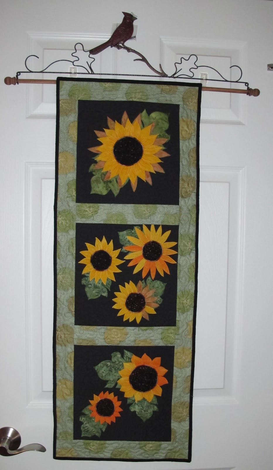 Maggie May quilts: Sunflower wallhanging
