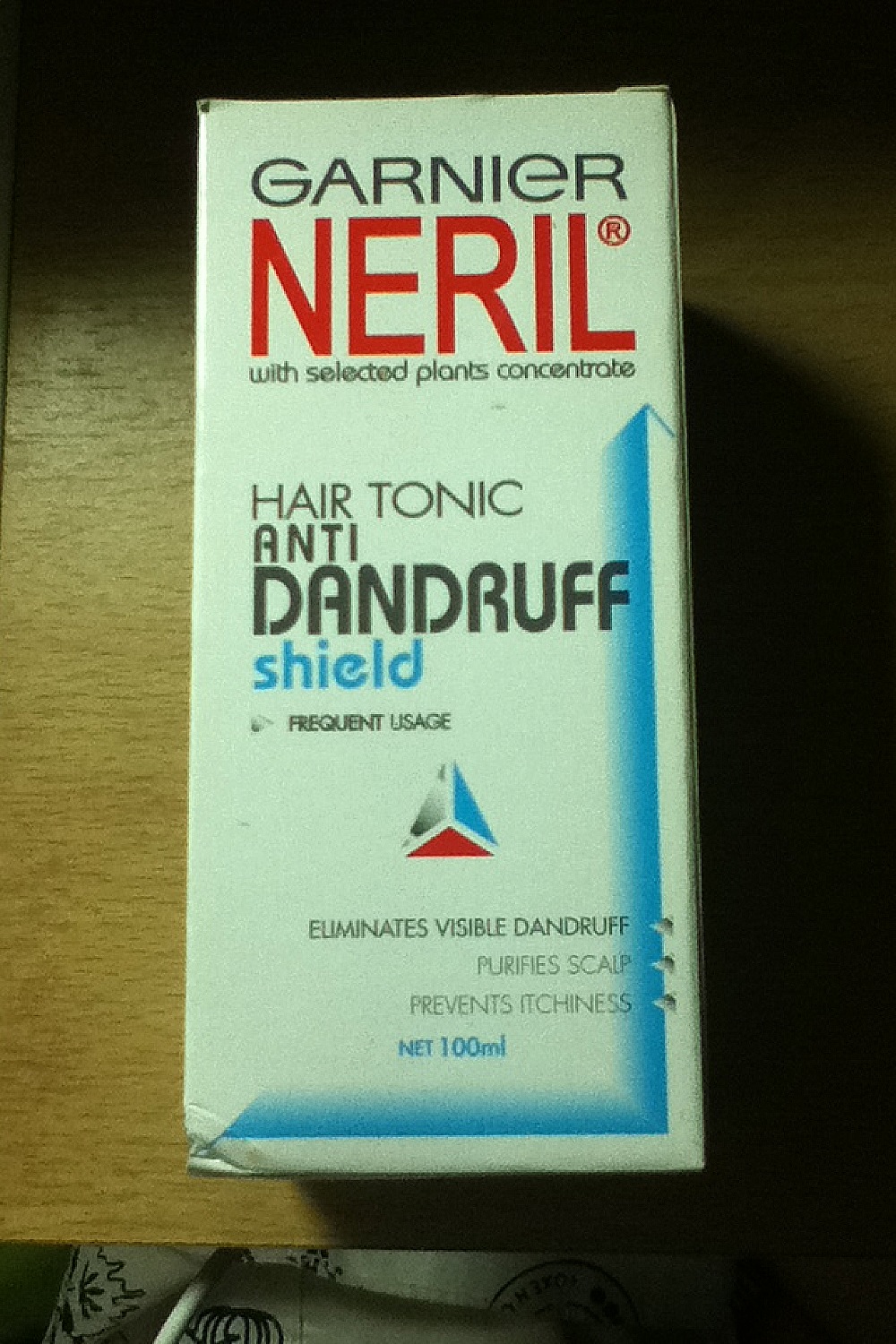 bunz bookz blinkz: Garnier Neril Hair Tonic Anti Dandruff Shield