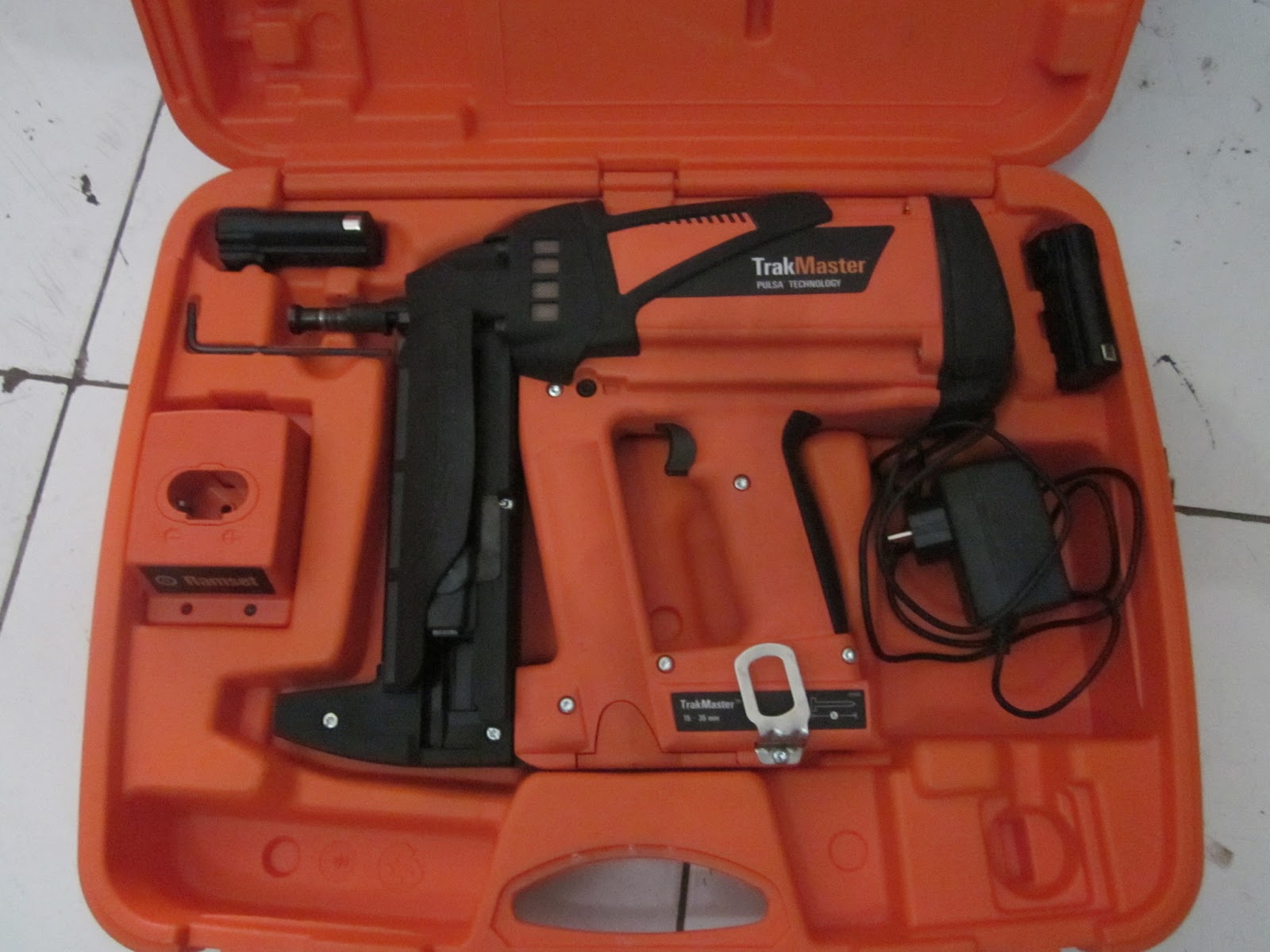 Ramset MBT Medan: Teknologi Paku Tembak Trakmaster untuk Plafon ...