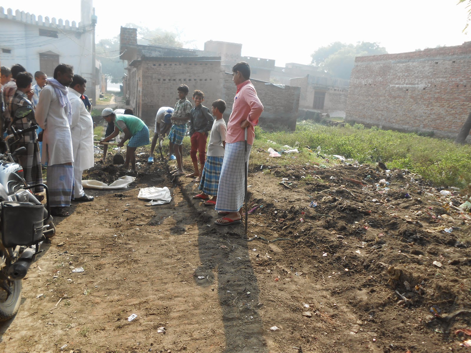 Nirmal Bharat Abhiyan Azamgarh: Village Panchayat Amilo me Safai karya ...