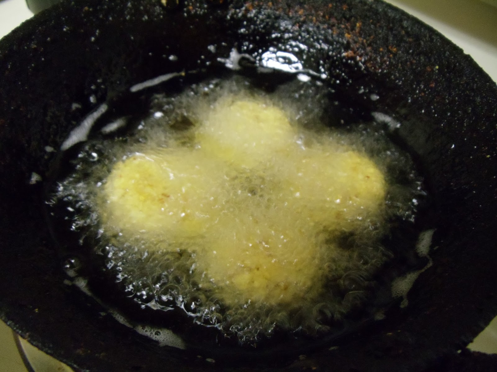 Lakshmi Canteen: Chattambade, Masala Vada (Bengal Gram Fritters)