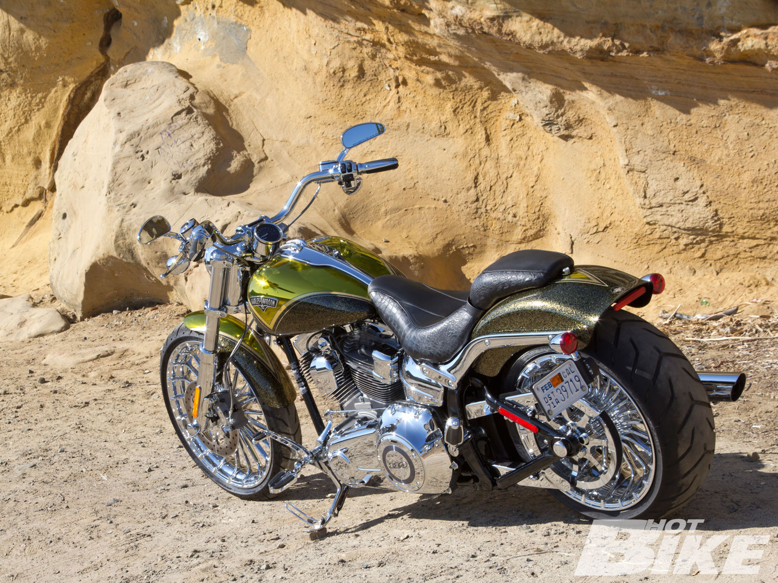 Racing Cafè: Harley-Davidson FXSBSE CVO Breakout 2013 #1