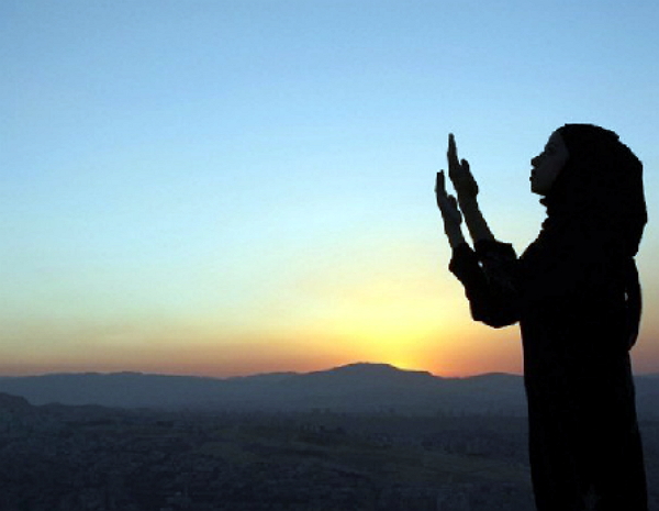 35+ Gambar Orang Sedang Berdoa Kepada Allah