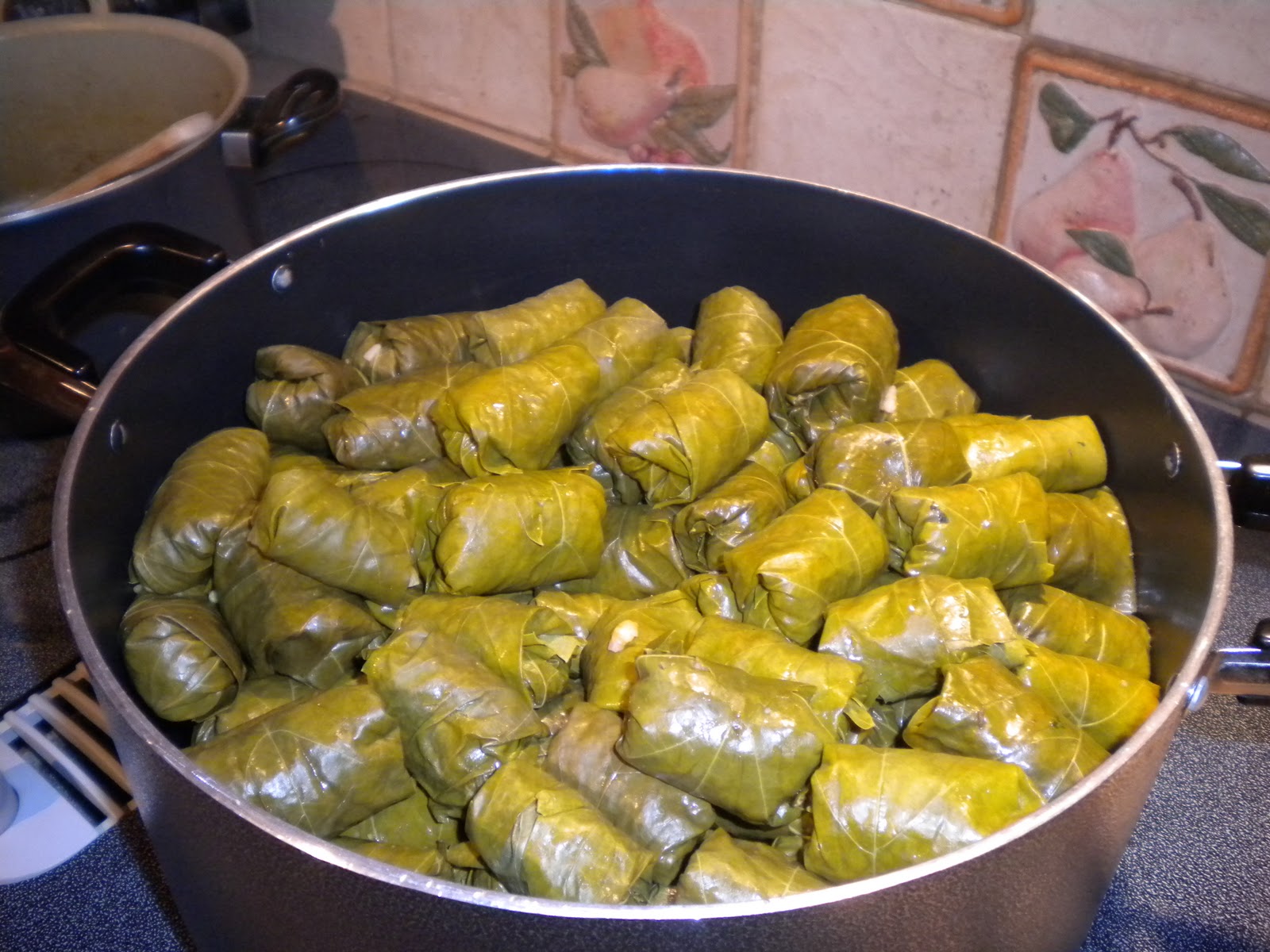 Cafe' Persia: Persian Stuffed Grape Leaves (Dolmeh Barg-e-Mo)