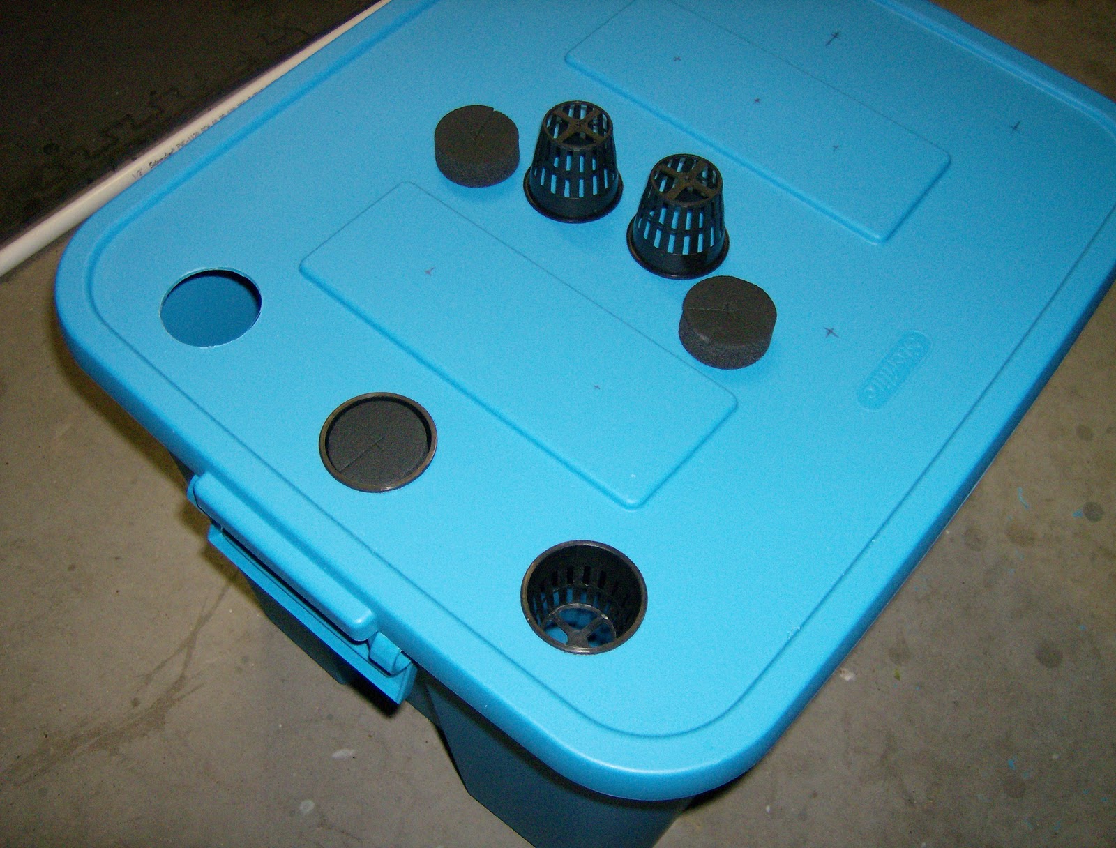 The Aquaponics Gardener: DIY EZ Cloner for Under $50 bucks