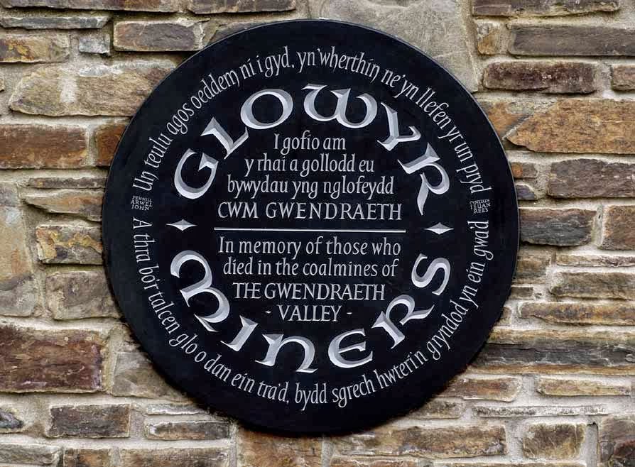 caligrafia, arte y diseño: El calígrafo de la piedra: Ieuan Rees