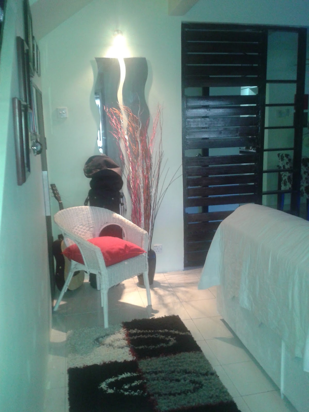 homelicious: Before and after-ubah susun atur ruang tamu