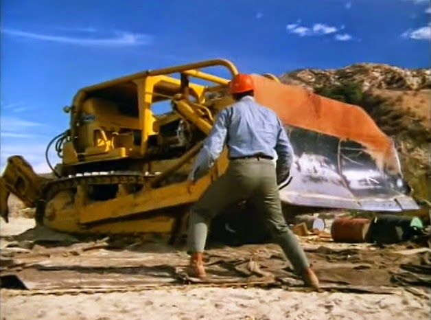 The Bloody Pit of Horror: Killdozer (1974) (TV)