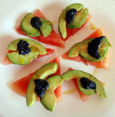 TentacióN De SaboreS: Triángulos de Sandia y Aguacate