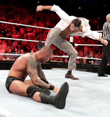 WWE In live!!!!: RANDY ORTON vs MARK HENRY