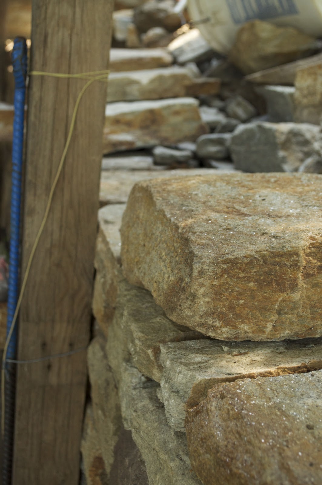 ROCKIN WALLS: How To - Read Stone Faces