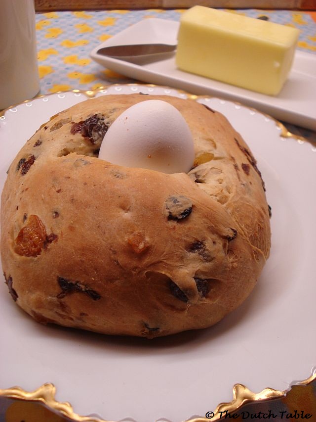 The Dutch Table: Paasbrood