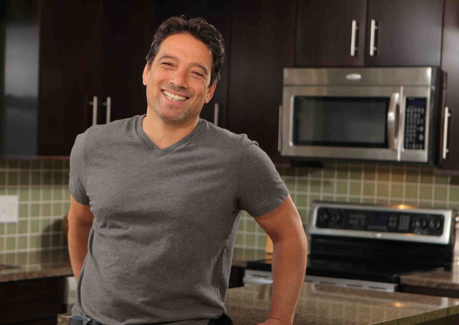 JOHN DESILVIA HOSTS RESCUE MY RENOVATION