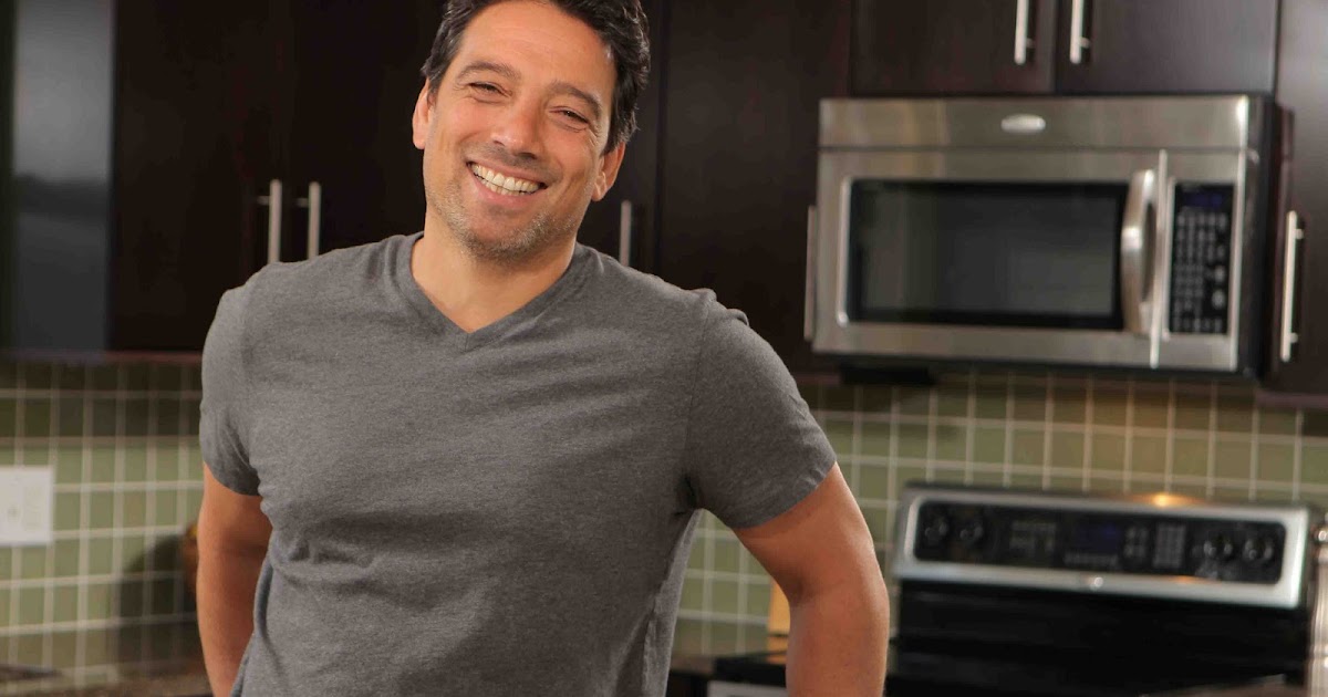 JOHN DESILVIA HOSTS RESCUE MY RENOVATION