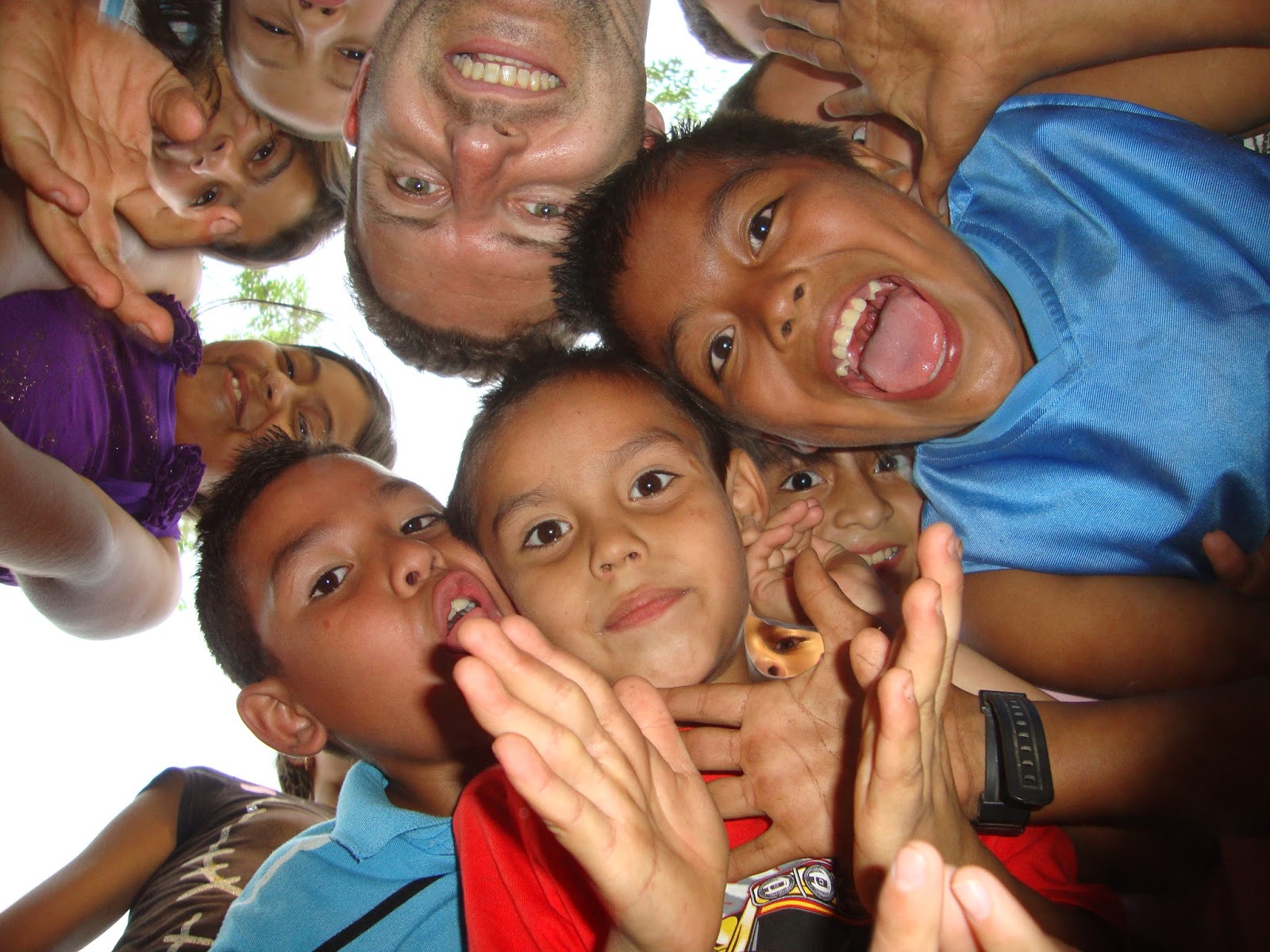 ESPERIENZE DI VOLONTARIATO COME ANIMATORE PER BAMBINI IN AFRICA, ASIA E ...