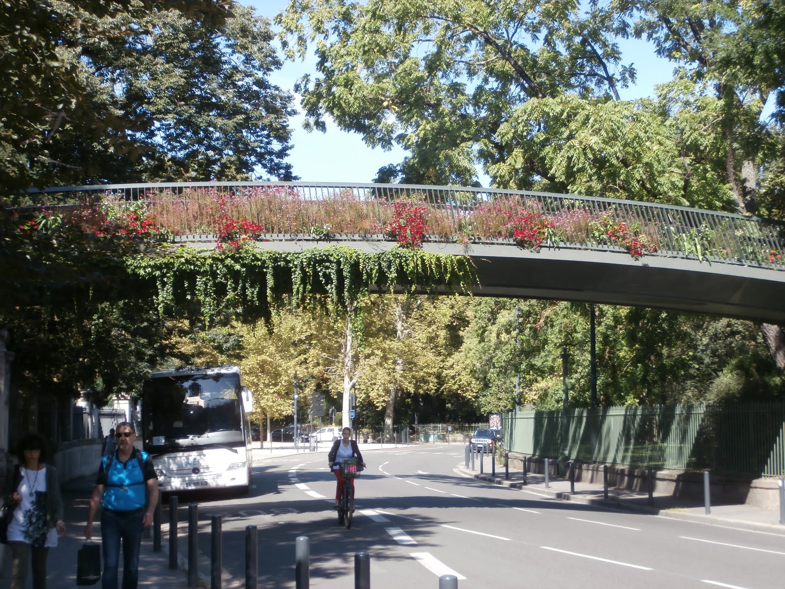 METIDO EN JARDINES: Jardin Royal un parque en Toulouse