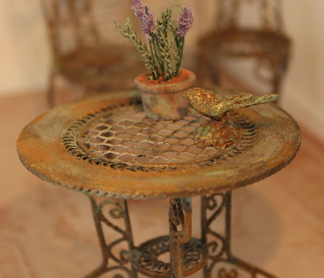 Miniature Dreams: Rusty furniture