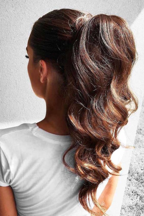 30 Eye-Catching Curly Ponytail Hairstyles You Should Try - AzzFeed