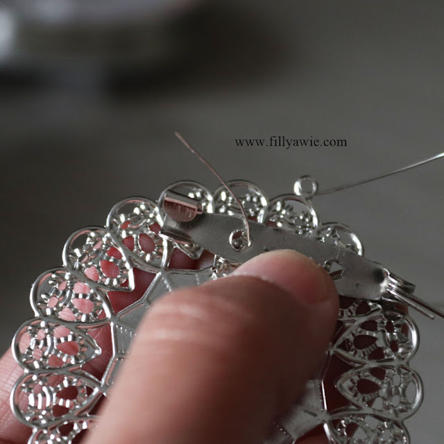 Cara Membuat Bros dari Manik-Manik dan Mutiara Sintetis | Fillyawie ...