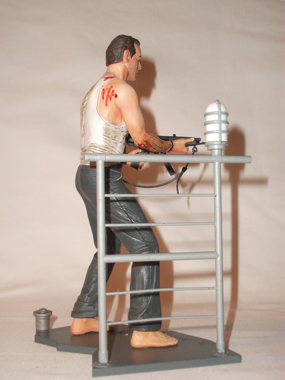 StabileToys: Bruce Willis - John Macclane