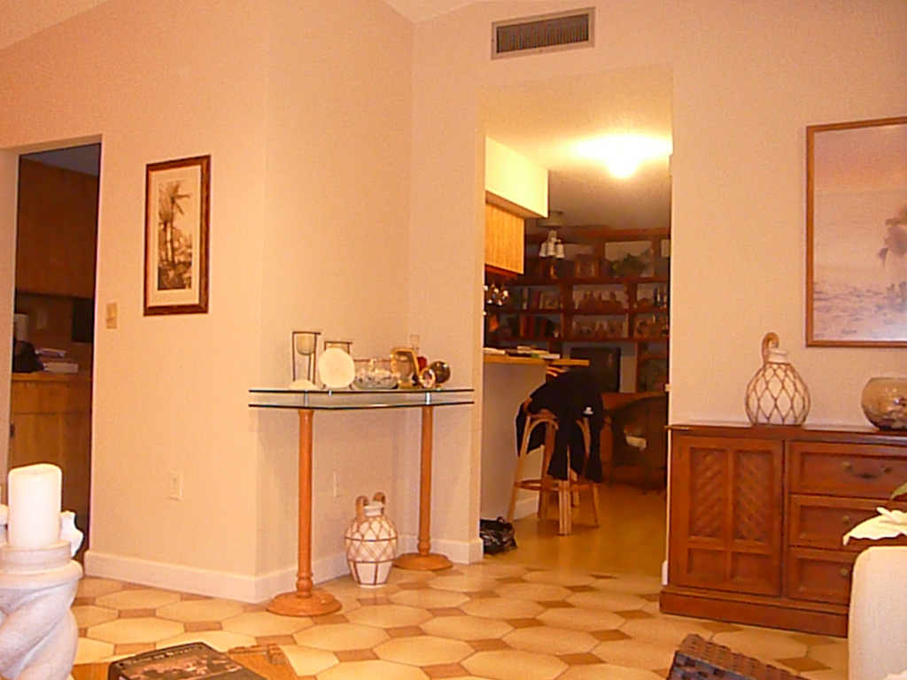 FOCAL POINT STYLING: MAKE MOM A MEMORY WALL - GALLERY WALL