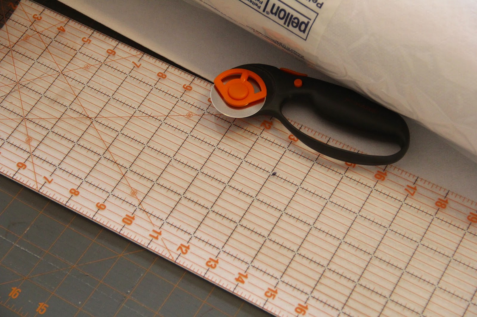 No Ordinary Sparrow: Mug Rug Tutorial