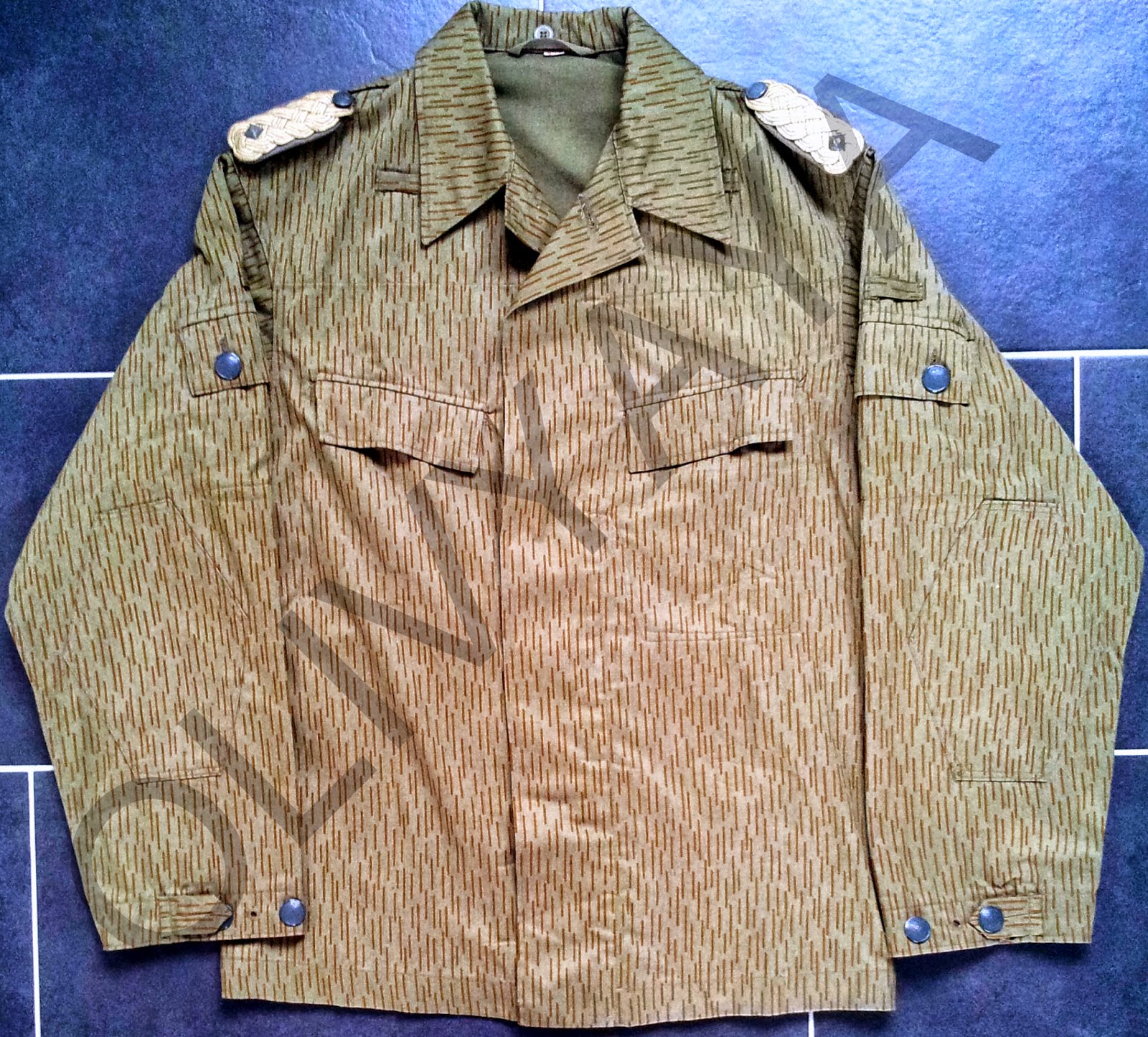 N.V.A. - D.D.R.: Strichtarn