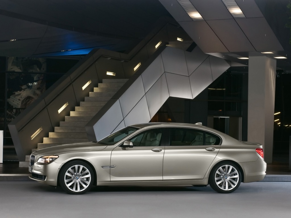 Download besplatne slike i pozadine za desktop: Auto BMW 7