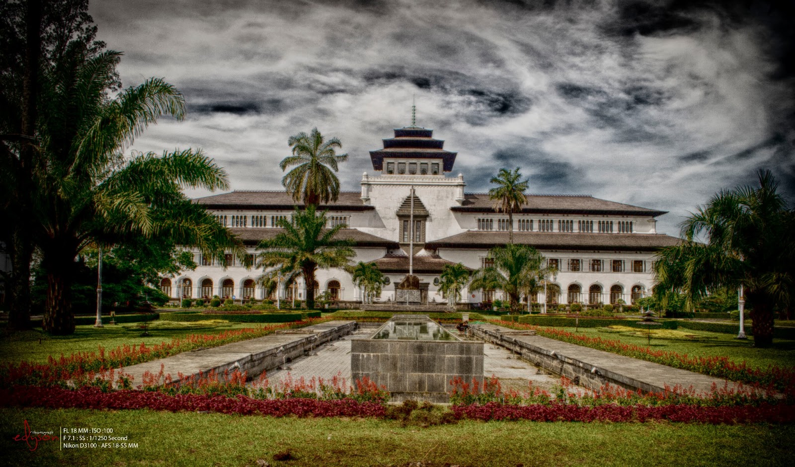 Edyson PhotoGraphy: Gedung Sate In HDR