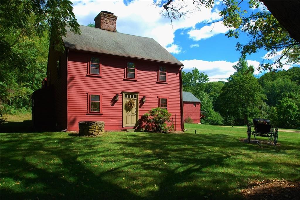 Sweet House Dreams: 1704 Saltbox Colonial in Durham, Connecticut