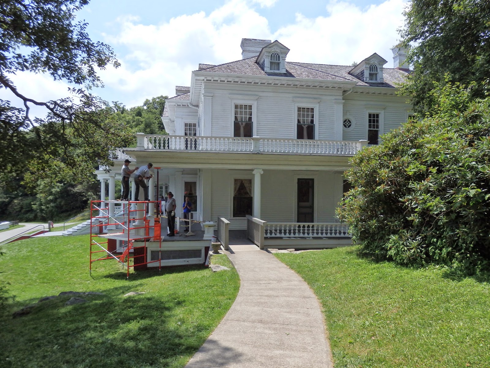 2 On the Road: Moses Cone Park - Manor House and Flat Top Tower Hike