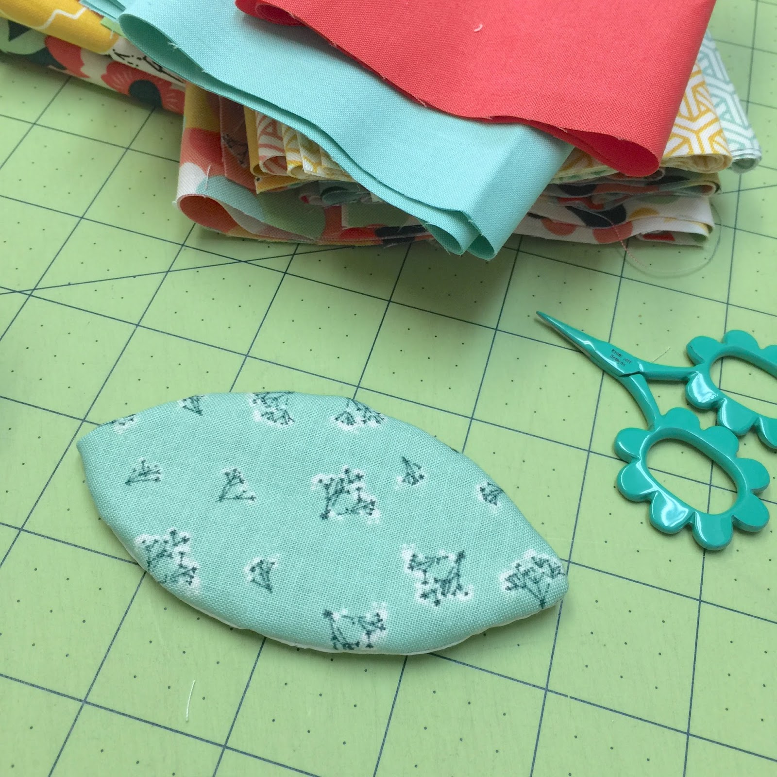 Bee In My Bonnet: Sew Simple Shapes - Tutorial using Pellon for Easy ...