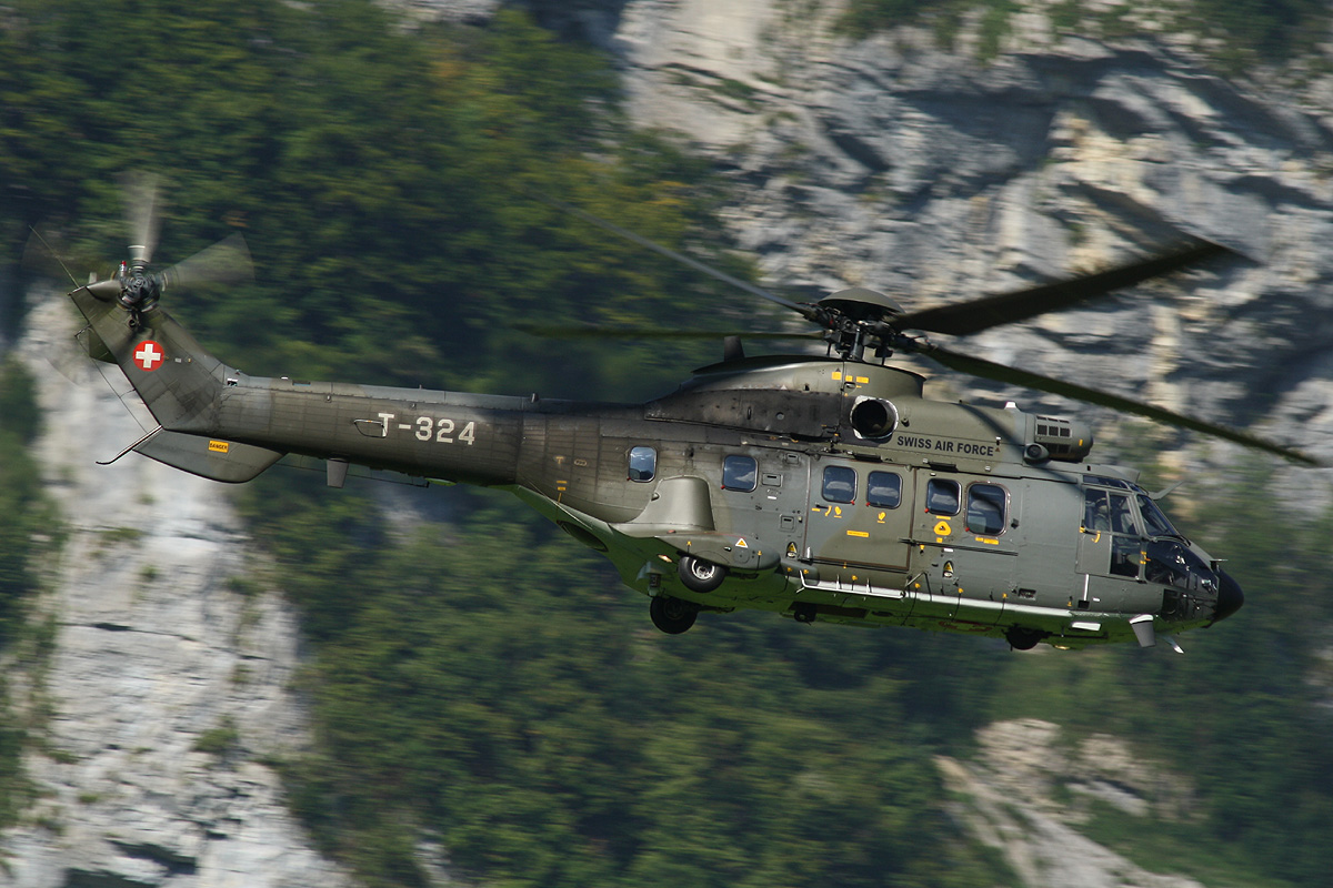 Eastwings: AS-332M1 Super Puma * Swiss Air Force * T-324