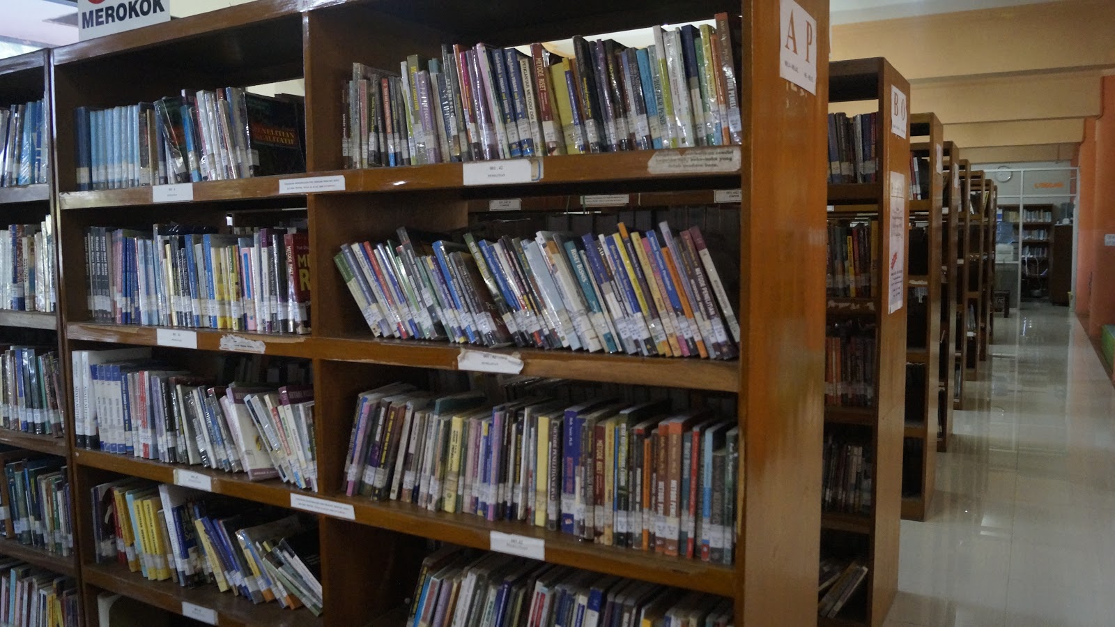 Buku Teks ~ Unitomo Library