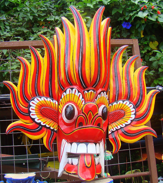 Discover-SriLanka: SRI LANKA - HAND CRAFTED MASKS