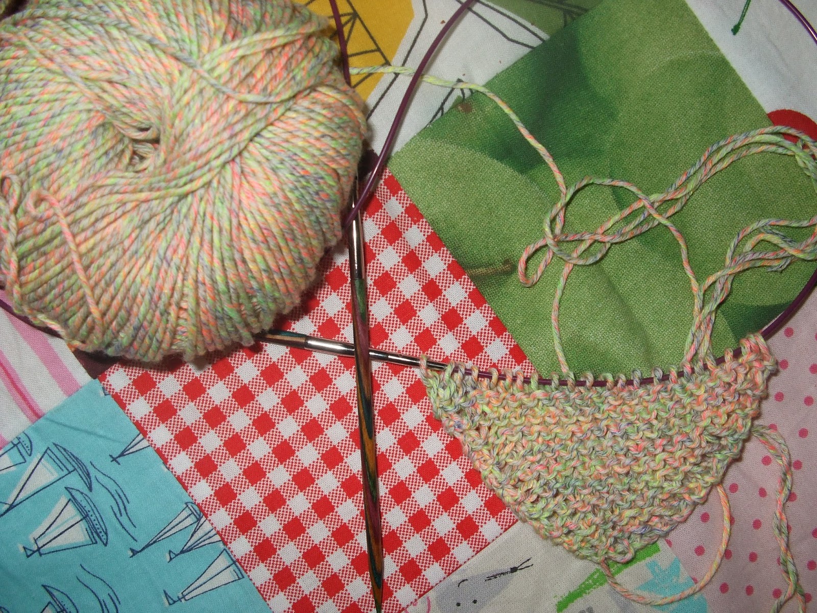 Farbenformerin: Strickzeug