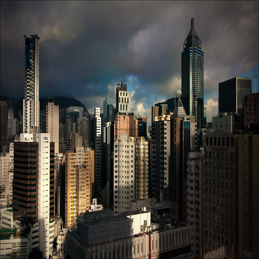 Pavel Kiselev. Ghostly Hong Kong | Doctor Ojiplático