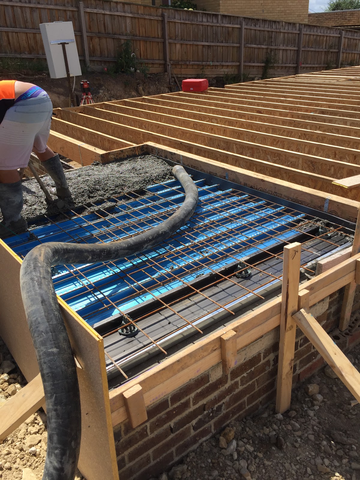 First House Built in Melbourne, Australia: Bondek Slabs for Portico and ...