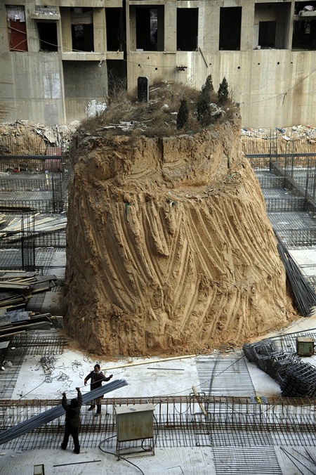 All in One: Lokasi KUBURAN yang UNIK : Kuburan di TENGAH TENGAH GEDUNG ...