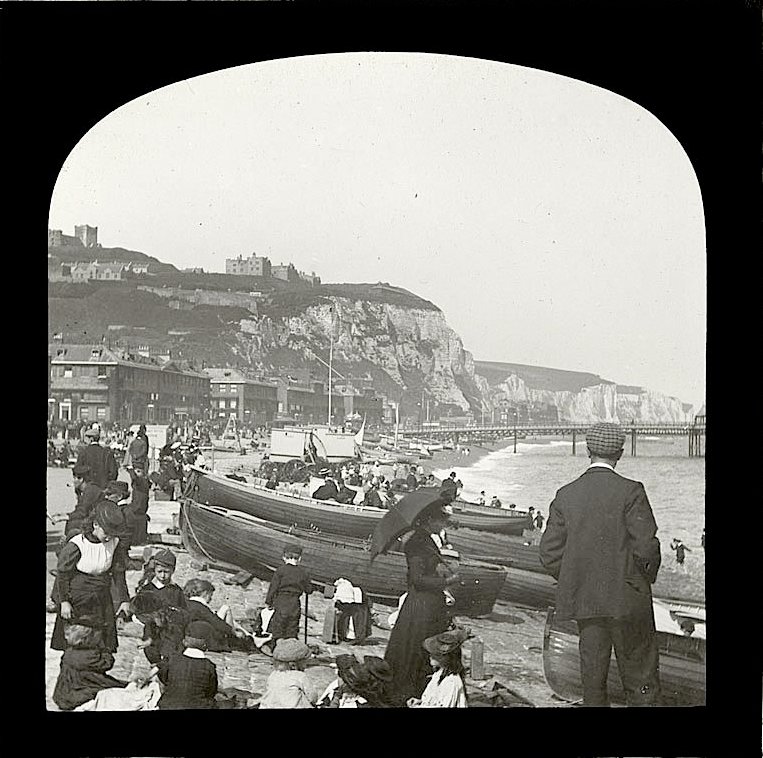 53 Fascinating Photos Document Everyday Life of England in the 1900s ...