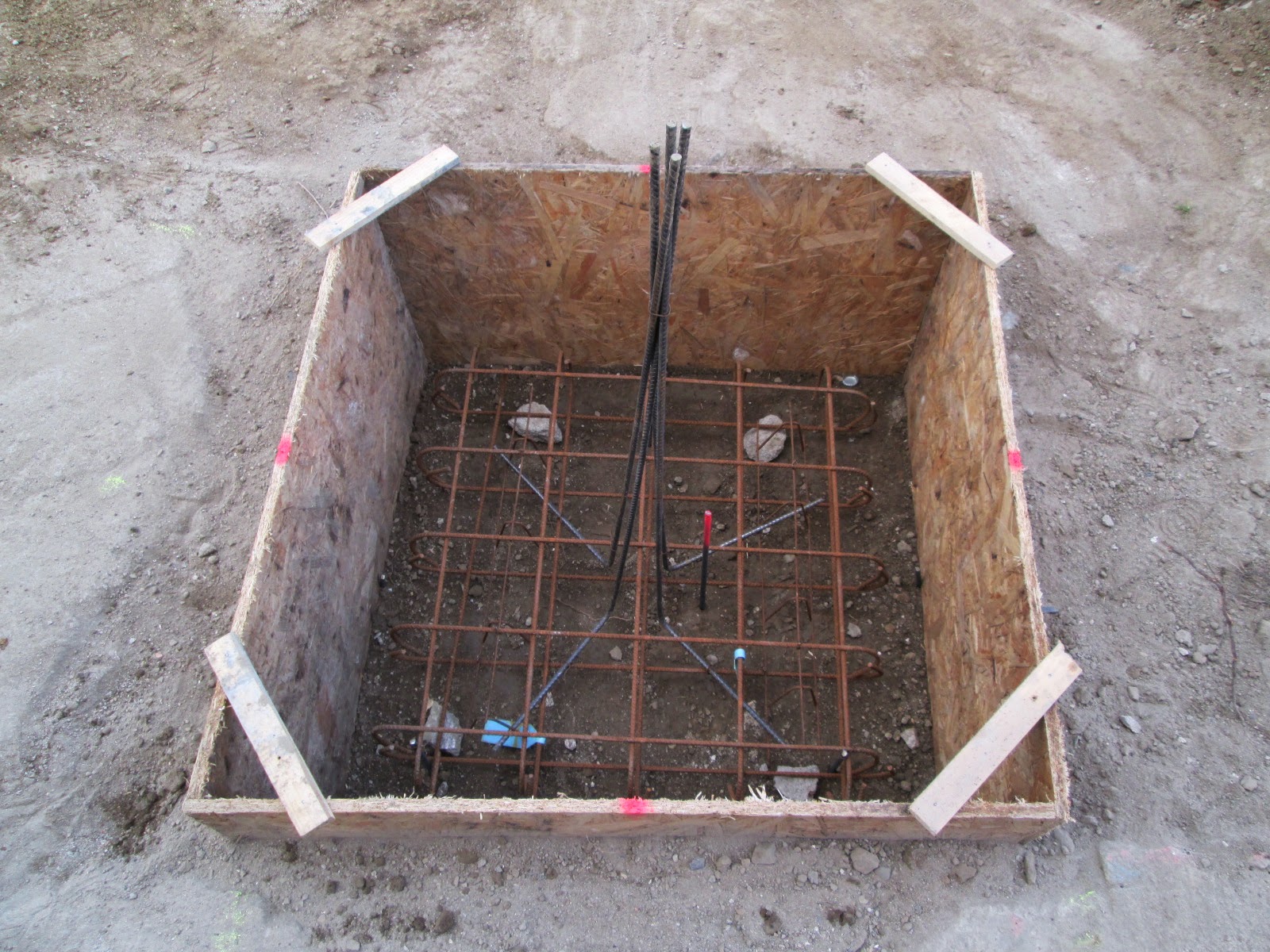 Coffrage et ferraillage des semelles ~ Antoine & Emilie à St-Nazaire