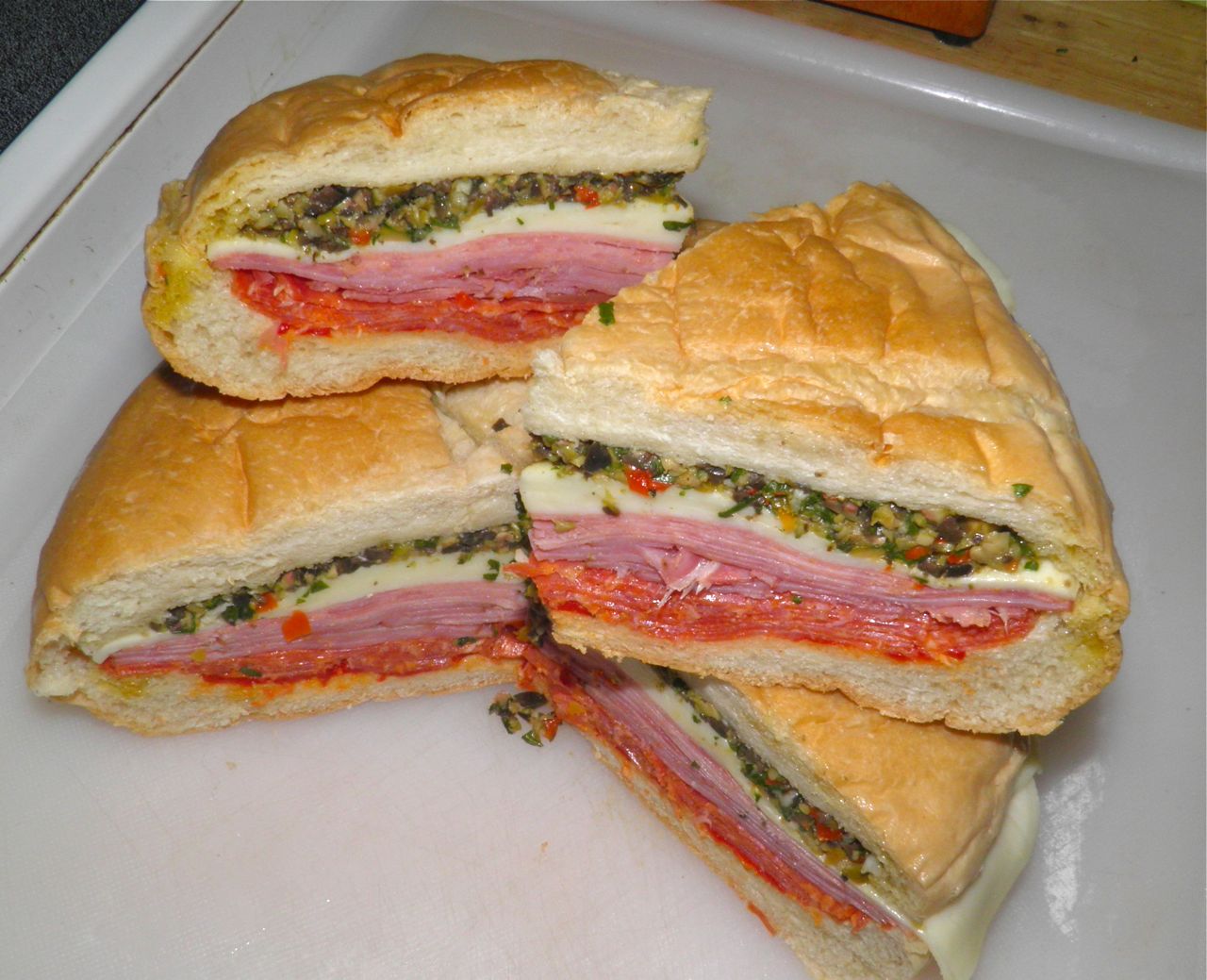 Docaitta Lifestyle: Picnic Recipe: Muffaletta, the sandwich you sit on