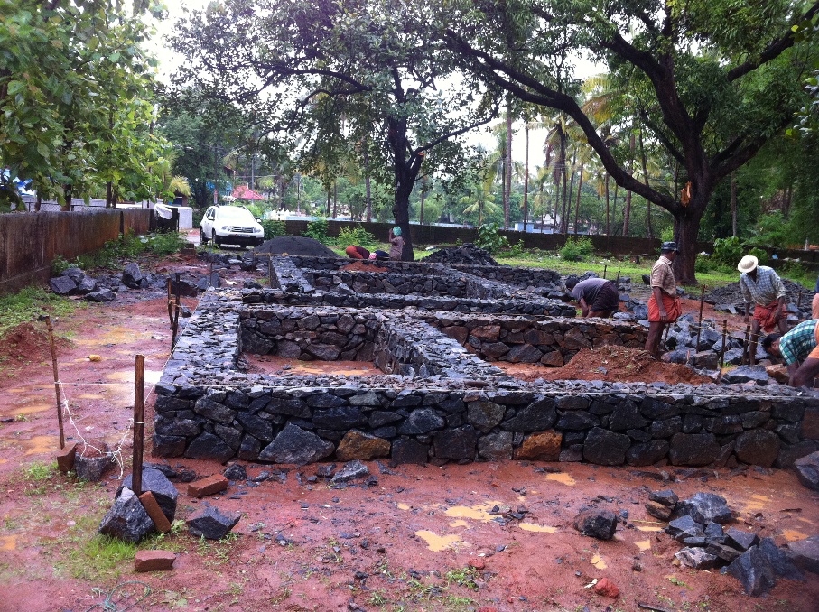 LIJOY JOHNSON VILLA @ Karuvannur: Random Rubble Masonry for Basement