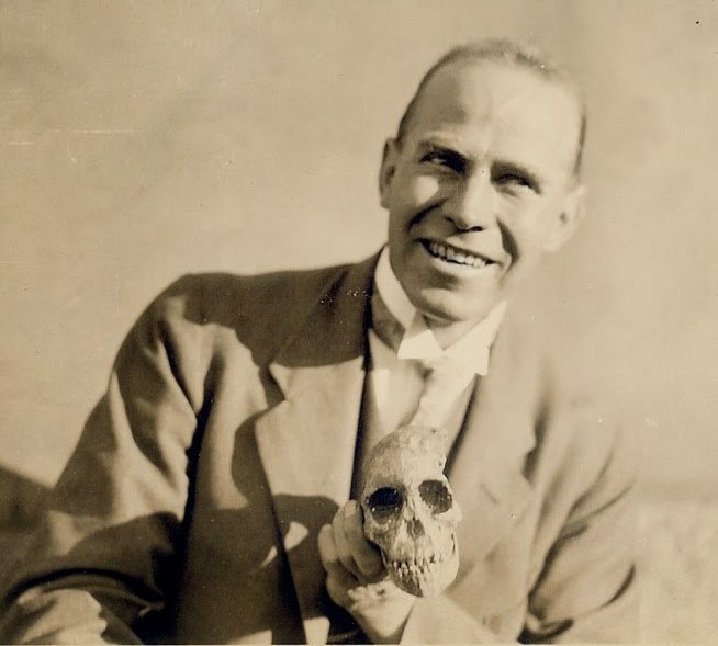 Sciency Thoughts: The first photographs of the Taung Child.
