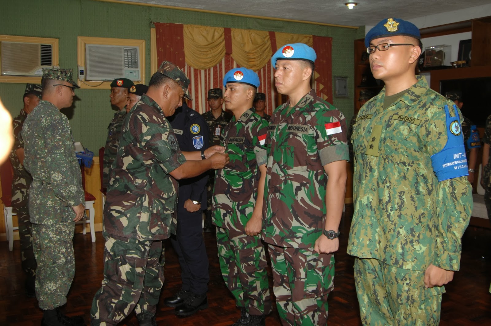 KONTINGEN GARUDA XXXIV-B: Bronze Cross Medal Award