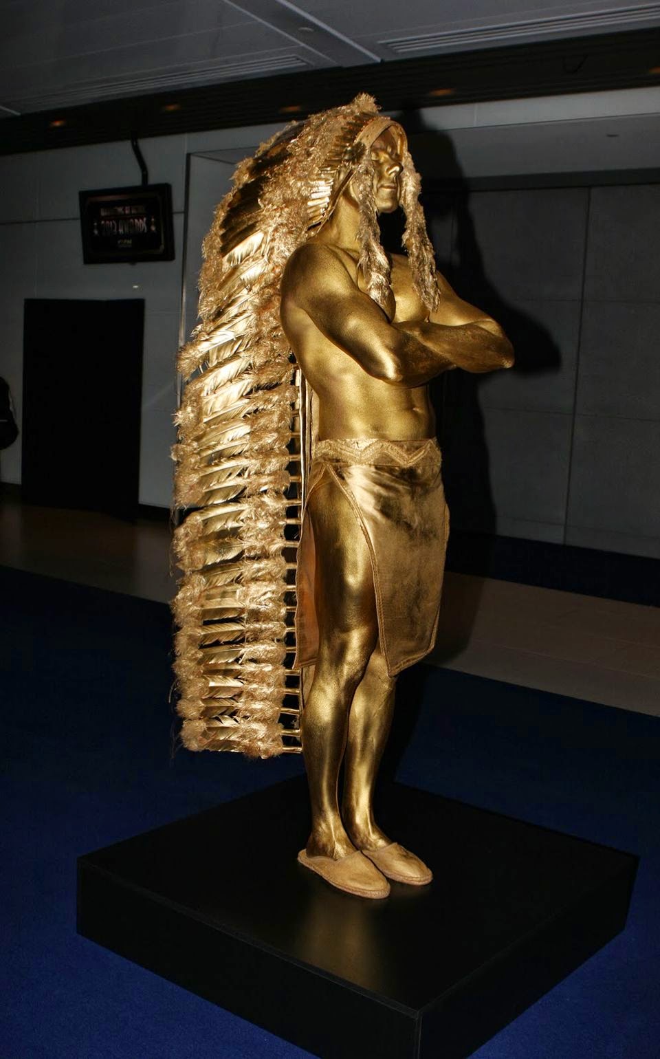Roving Performers Sydney Australia: Pure Gold Metallic Body Painting